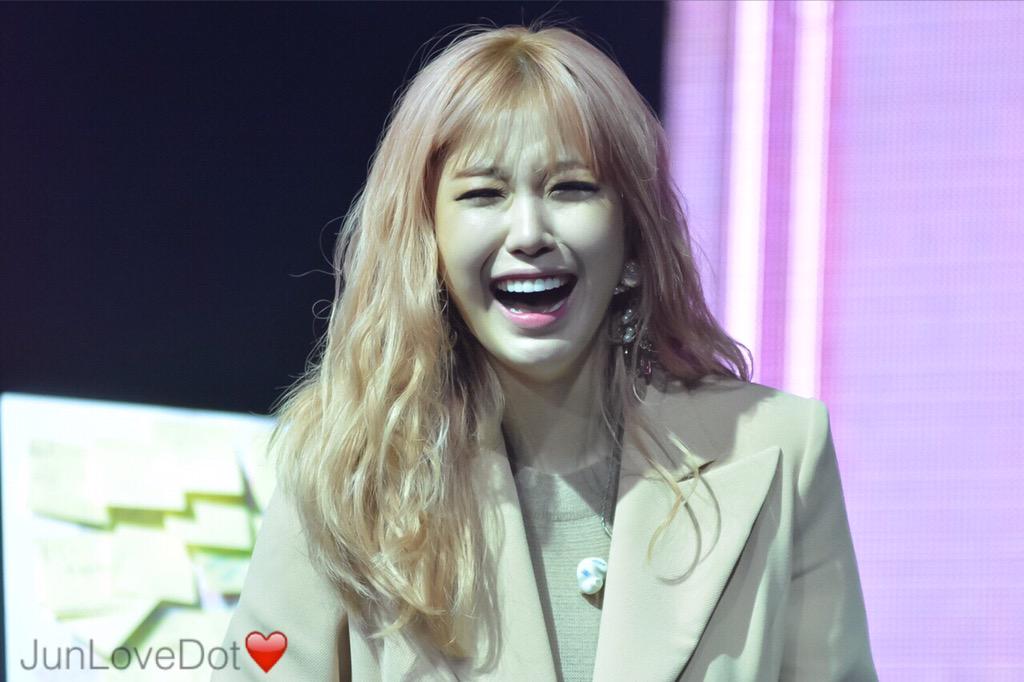 Media 91065 by Jeon Hyosung